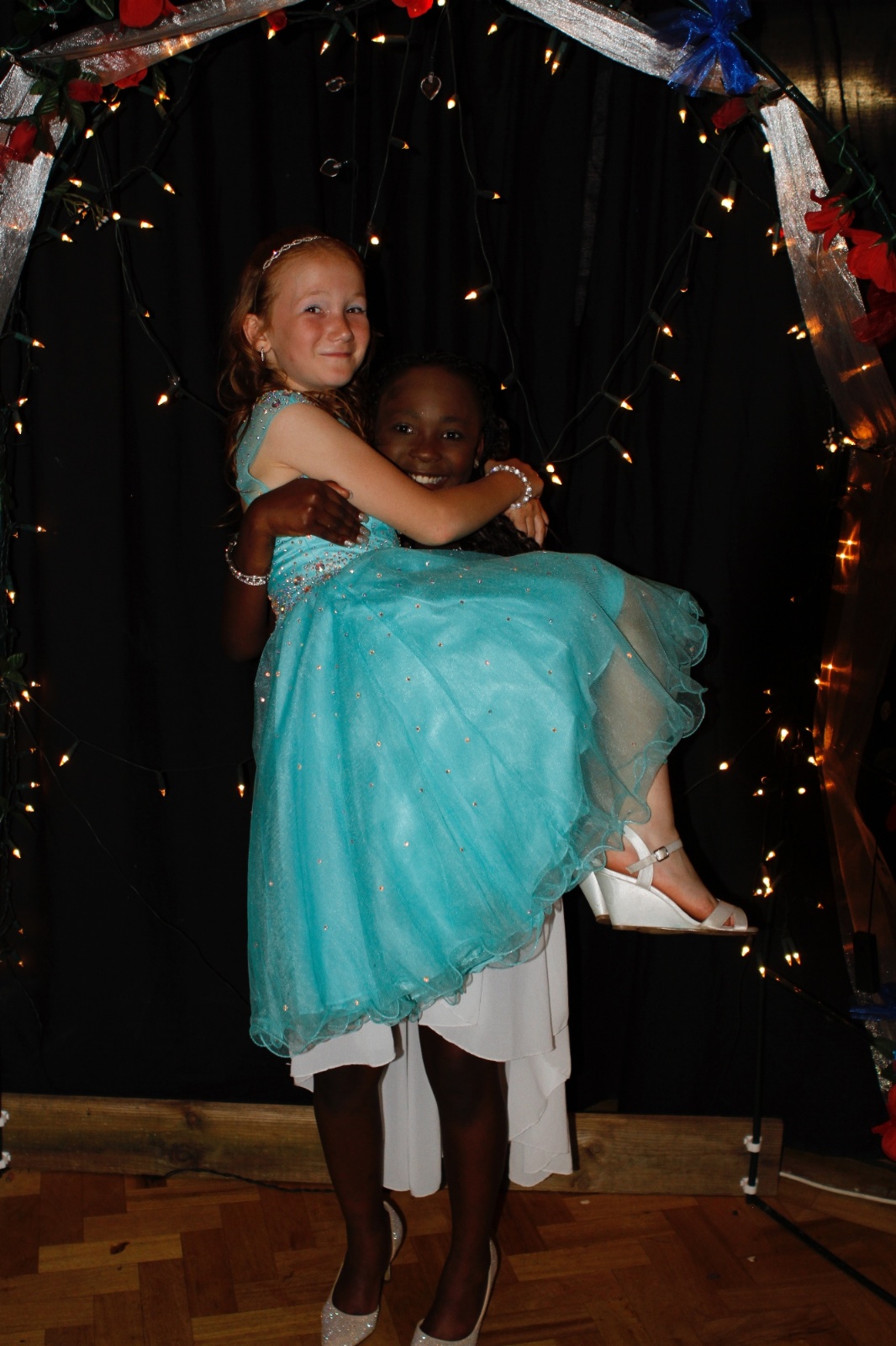 Great Hollands Primary School - Year 6 Prom 2016